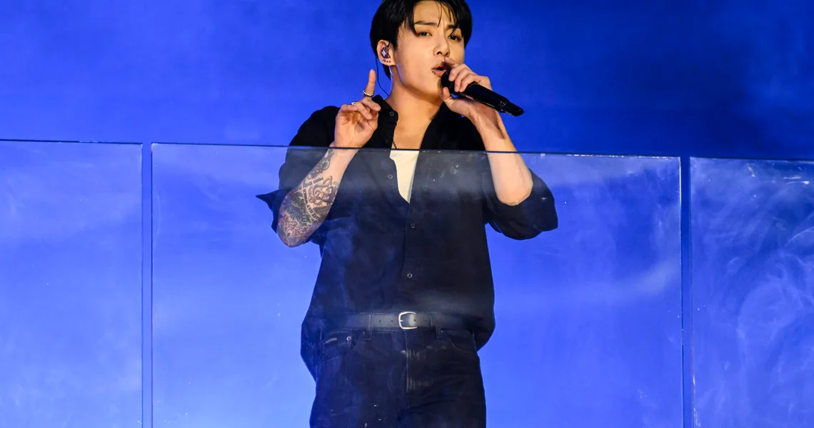 Playboi Carti Shows Off Iced-Out Custom Opium Watch - Detail page ...